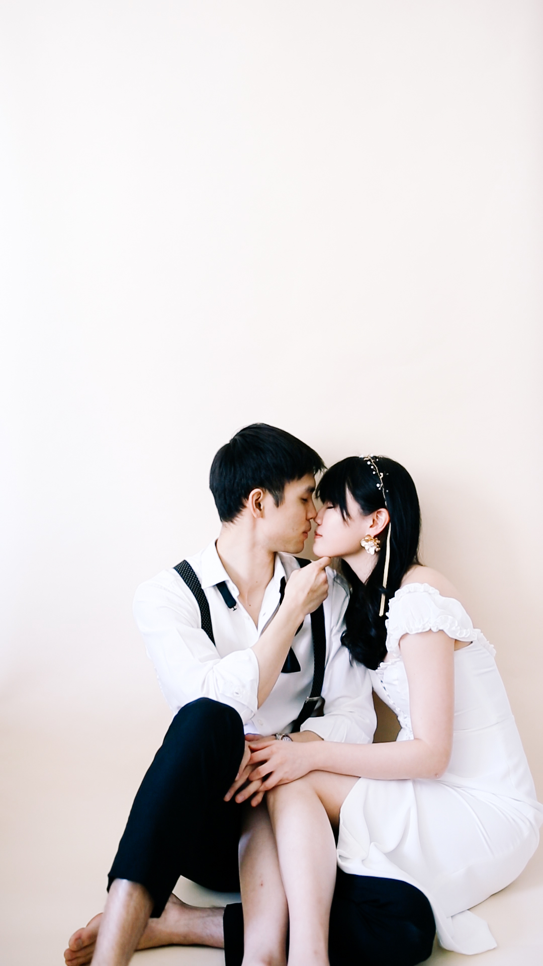 Go – To Couple Poses that makes you look like you walked out of a Vogue ...